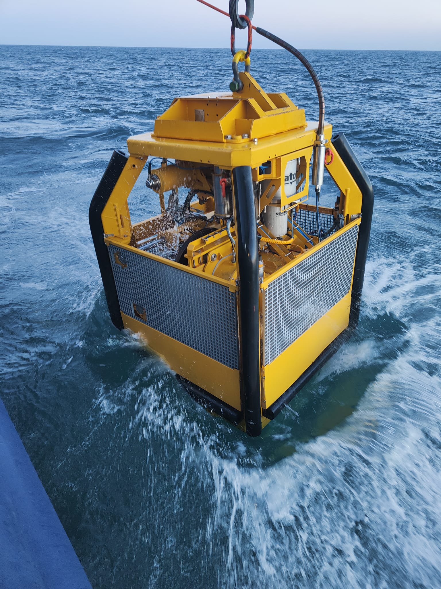 ROSON-ST 100 advanced CPT system for hire from the experts - EEL